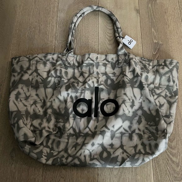 ALO Yoga | Bags | Alo Yoga Tote Bag | Poshmark